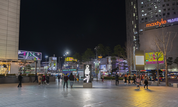 Vogue Korea | Julian Opie